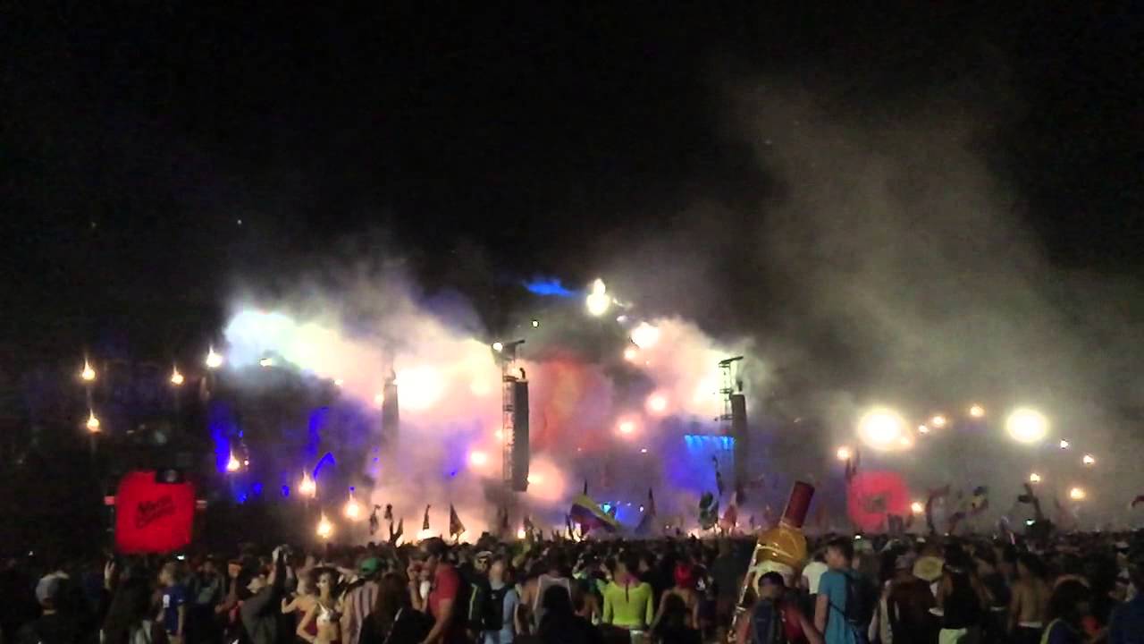 Martin Garrix - Lionhearted (Arty Remix) at TomorrowWorld - YouTube