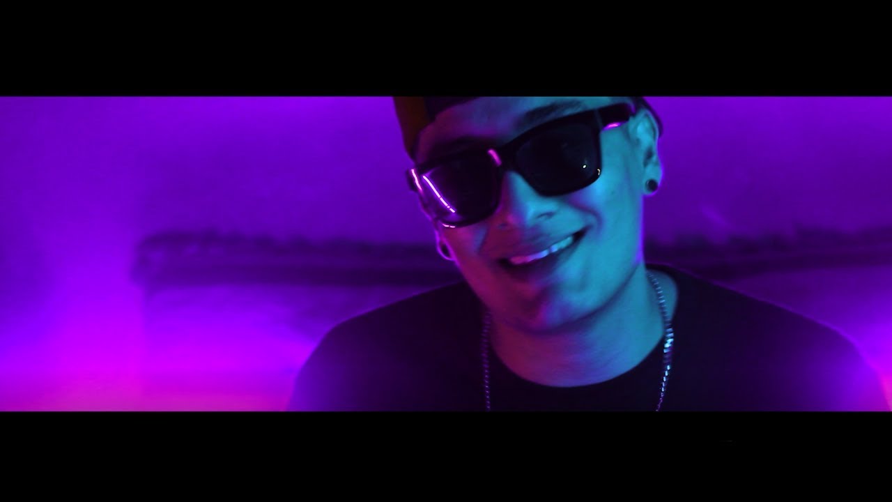 FUMO Y ME RELAJO JACOB VALENCIA COX 💿 (Video oficial) - YouTube