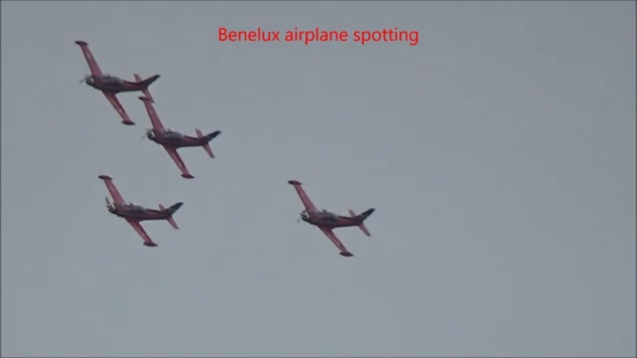 Red Devils landing at Sanicole airshow 2021 - YouTube