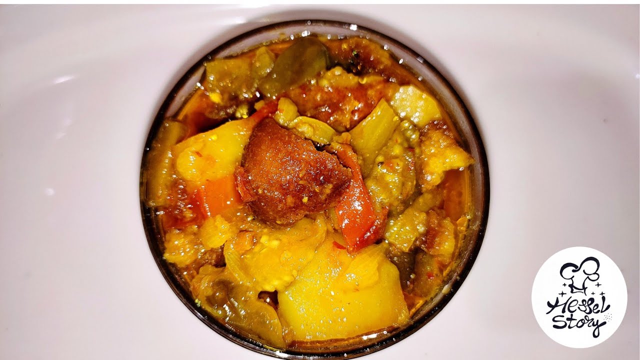 Alu begun bori torkari | Aloo baingan ki sabzi | Egg plant and potato ...