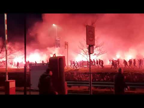 Aankomst spelersbus AZ - Lazio Roma