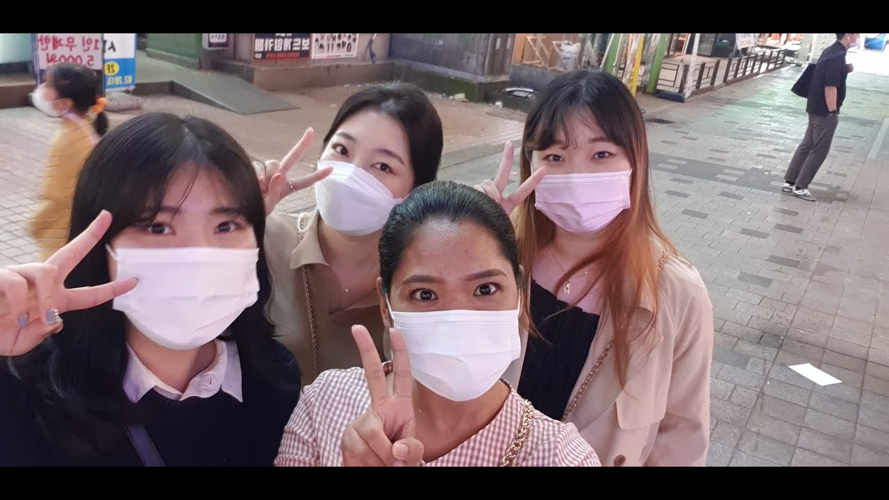 Meet my long time korean friends 😍I'm having fun talking to them.(나의 한국 ...