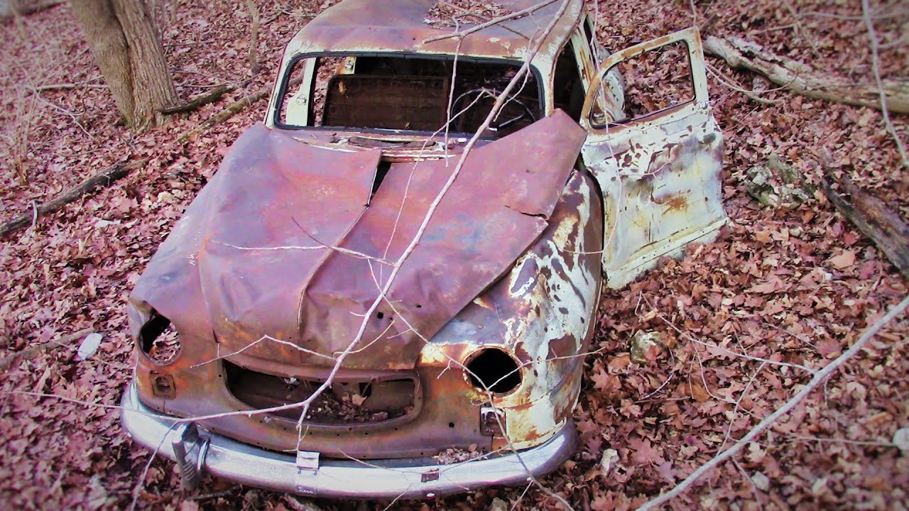 Abandon cars found in the woods - YouTube