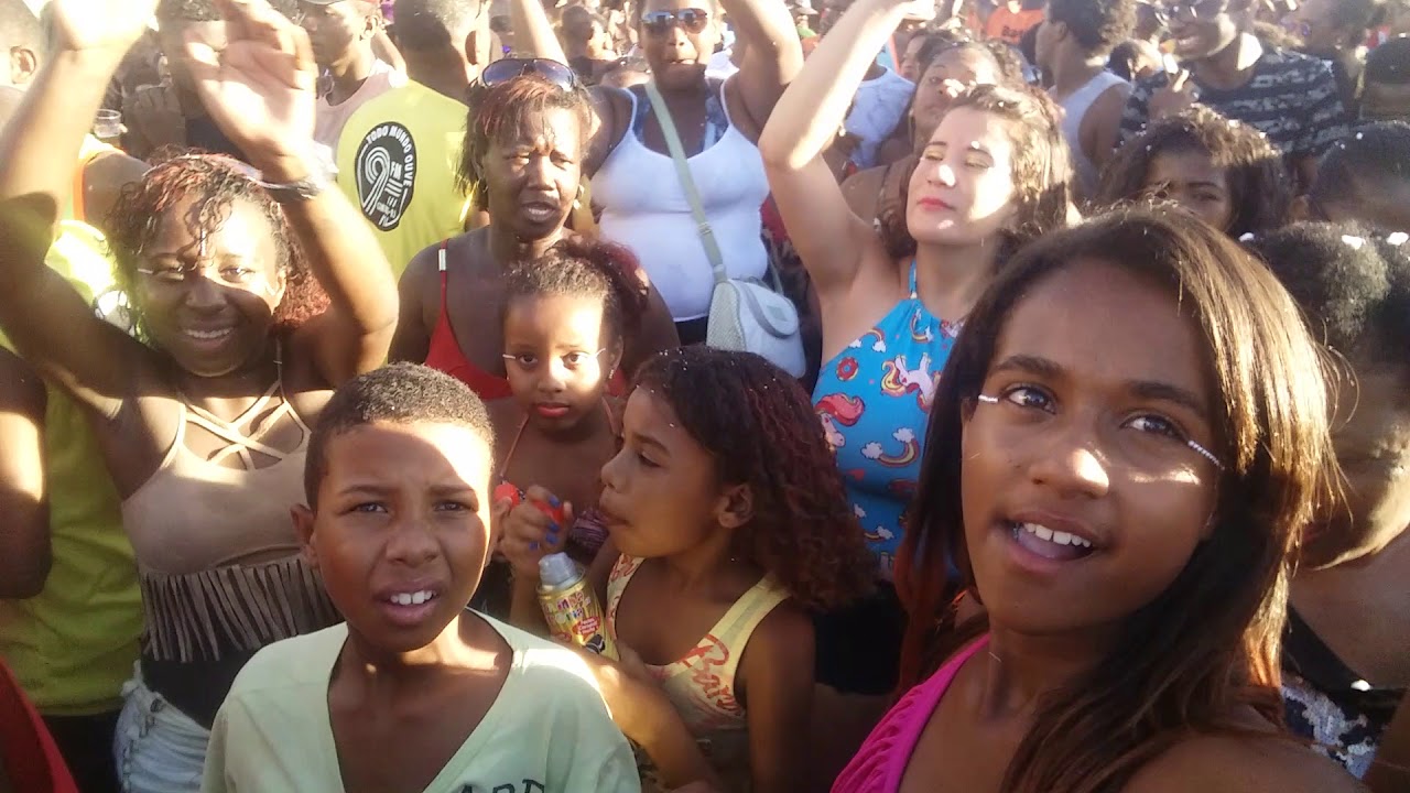 boneco batore carnaval Grussaí 2018 - YouTube
