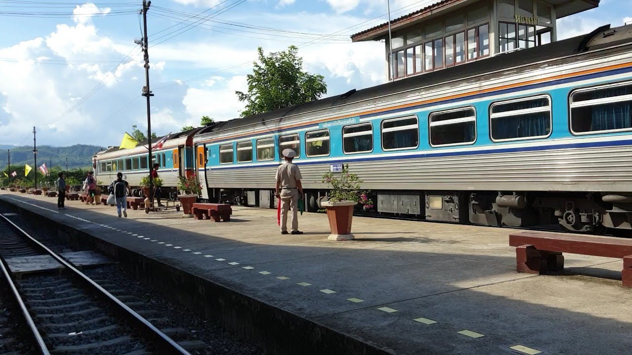 ด่วนพิเศษขบวน 7 จอดบ้านปิน special express train 7 - YouTube