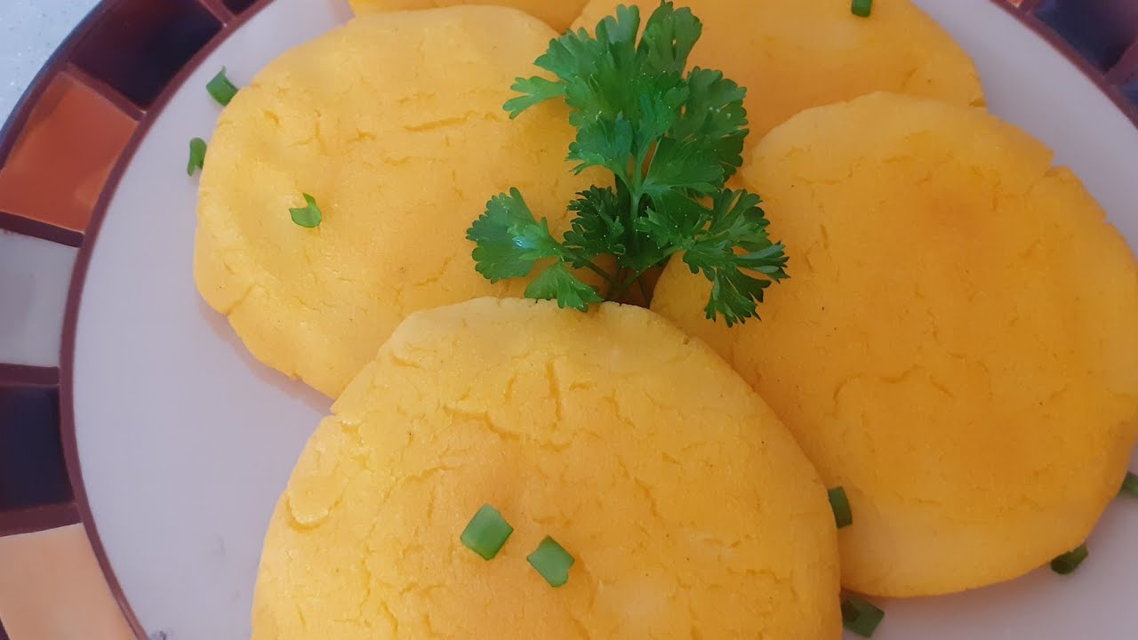 How to make Arepa with yellow corn - YouTube