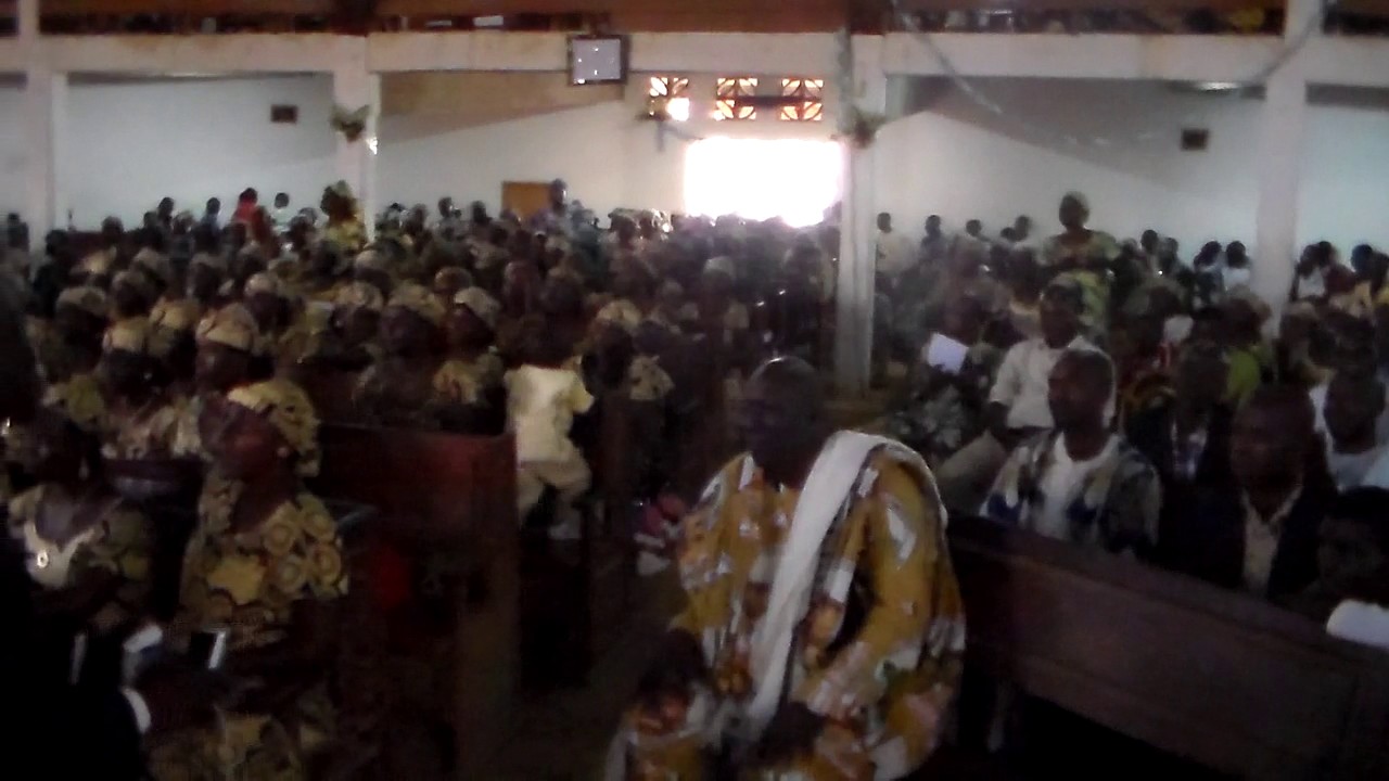 Jeunes Podoko de Yaoundé en choeur - YouTube