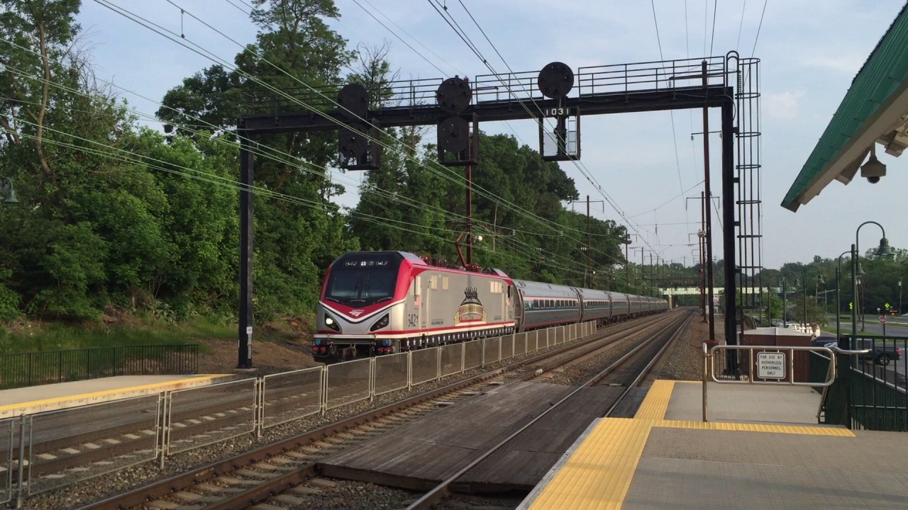 Amtrak Veterans Unit 642 Taps The Horn - YouTube