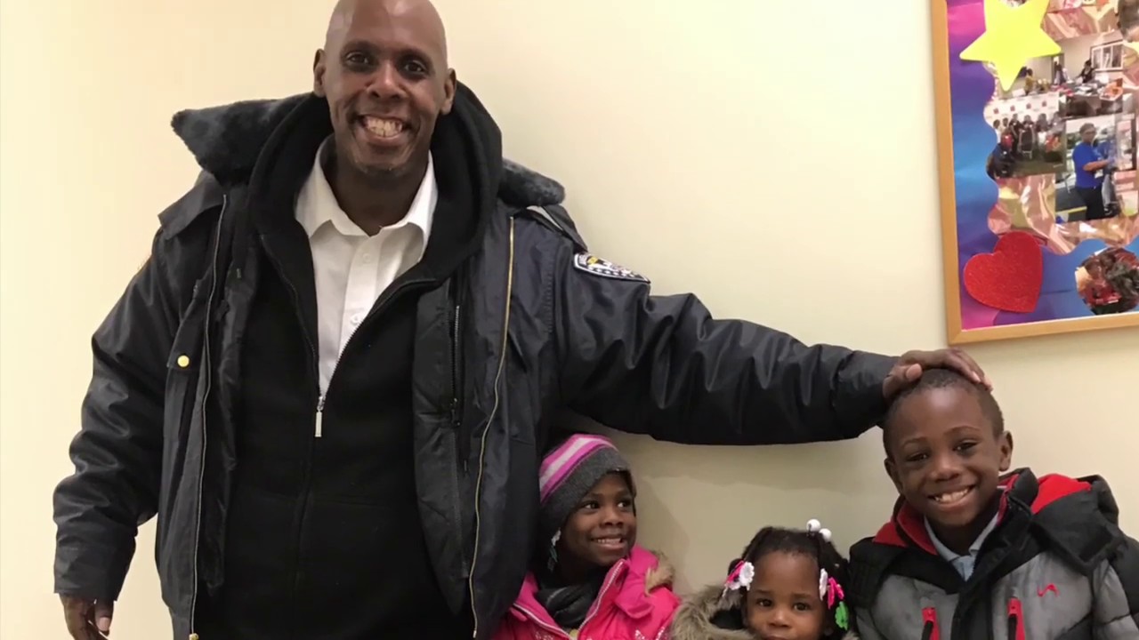 FEATURED ARTIST MARKEE BROOKS FROM CHICAGO - YouTube