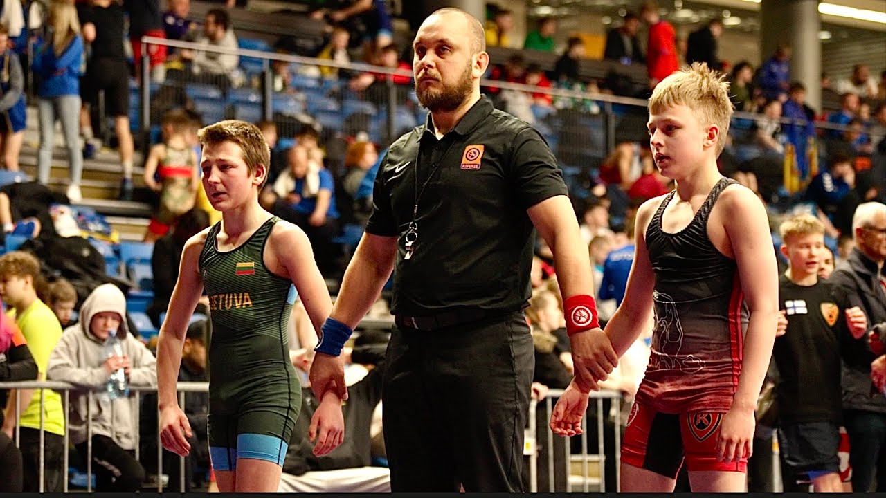 U13 Arvo Ketonen (FIN) vs Artiom Nagovicin (LTU) 42kg. Greco-r boys ...