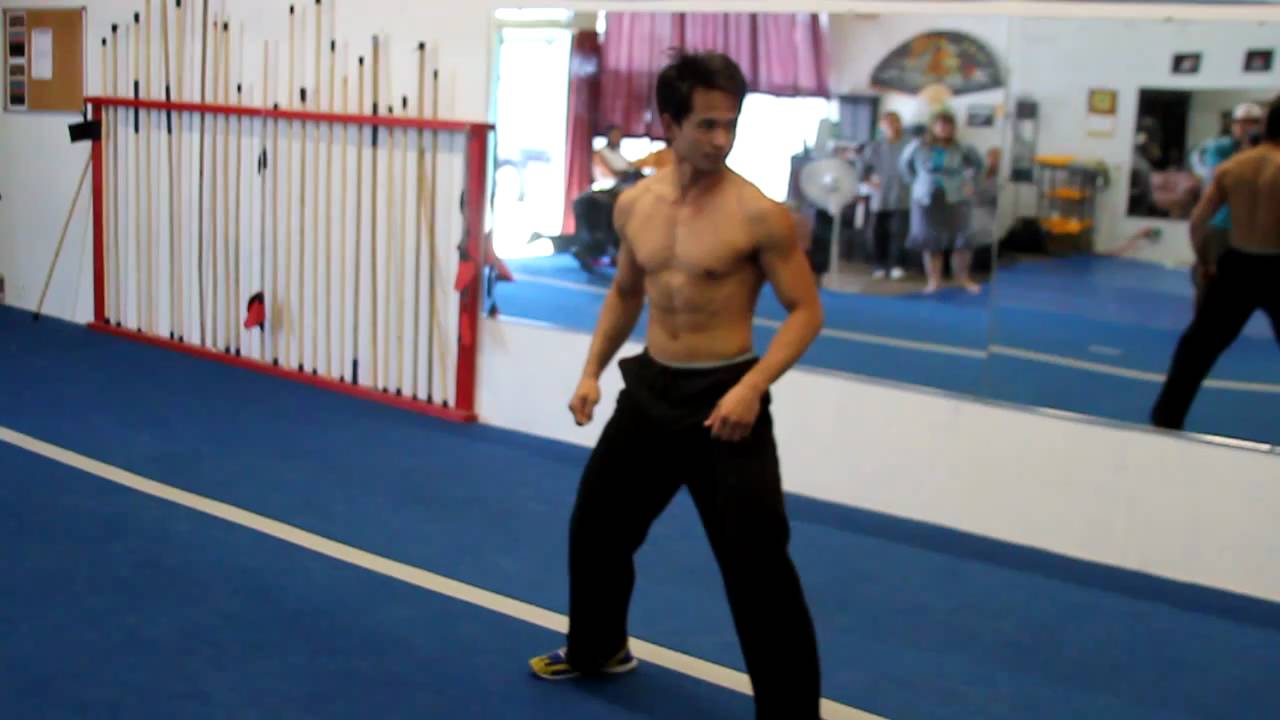 Tricking Jump Kicks DY Sao - YouTube