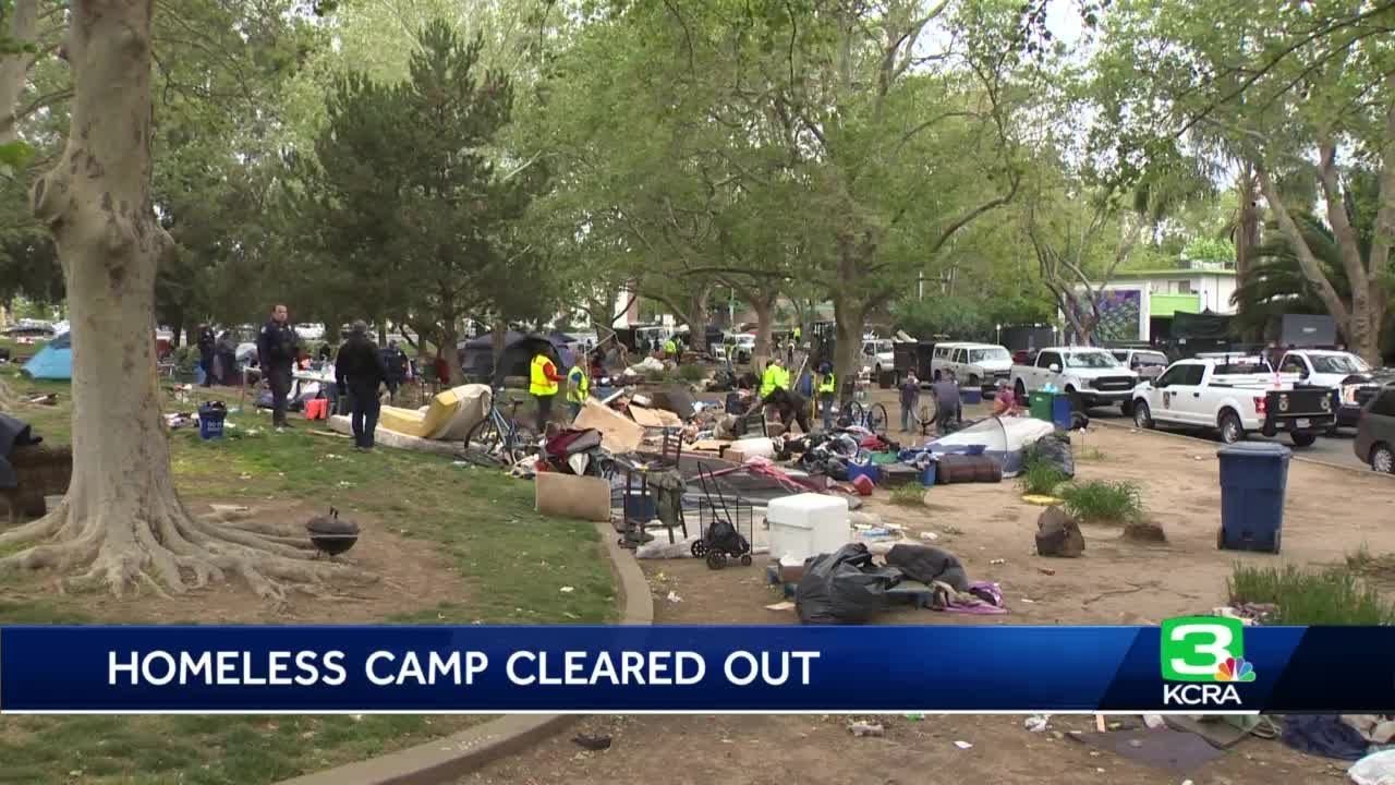 Sacramento homeless campsite cleared in agreement to lease land - YouTube