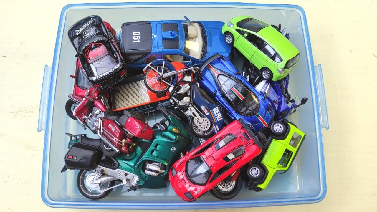Box Full Diecast Metal Scale Color Model Cars 1/32 and Bikes, Honda Fit ...