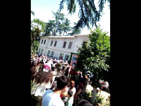 Gedirik daha biz gedirik \