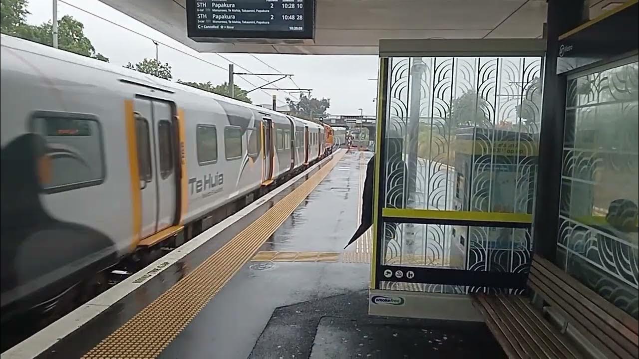 Te Huia Train Speeding Through Homai - YouTube