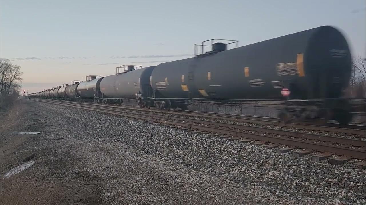 CSX B651 w/KCS Power Coming Down the C&O Main - YouTube