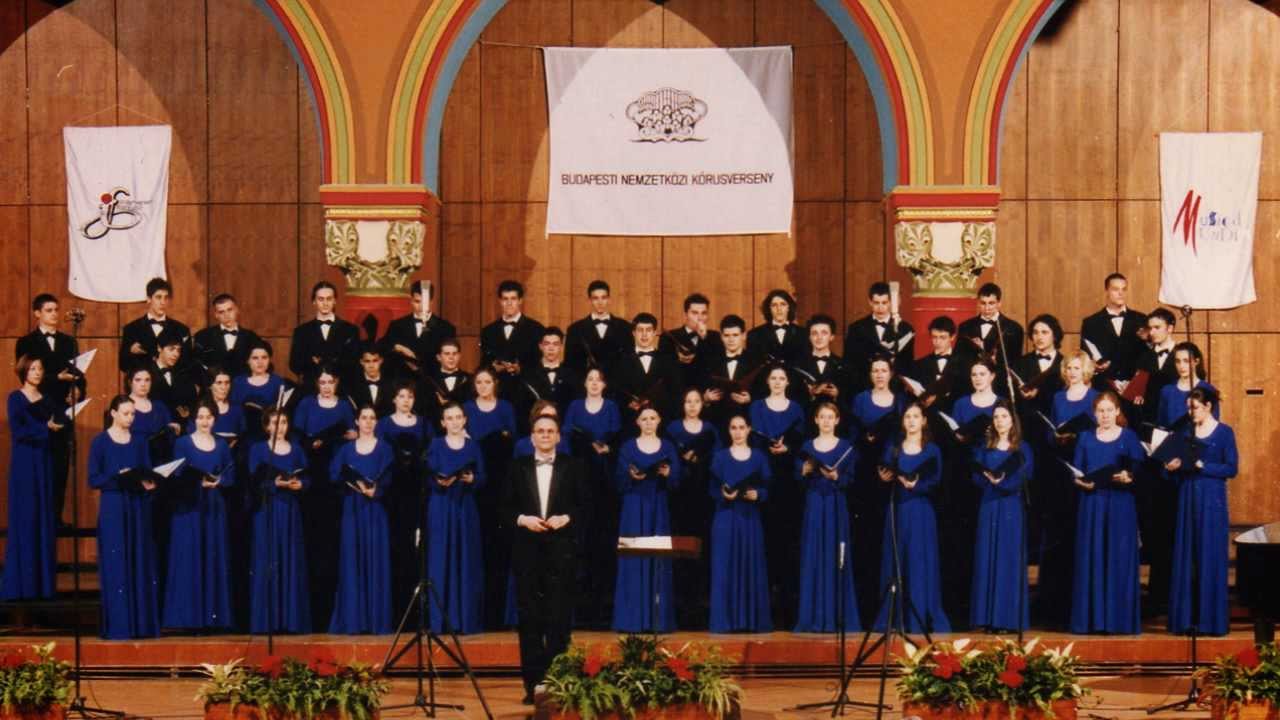 Iuventus Cantat - Rorando coeli - YouTube