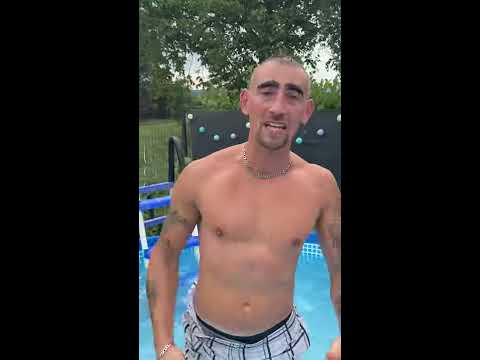 Novo Biza Ivan mitrovic Don krusevca kristijan i Biza - skace u bazen ...