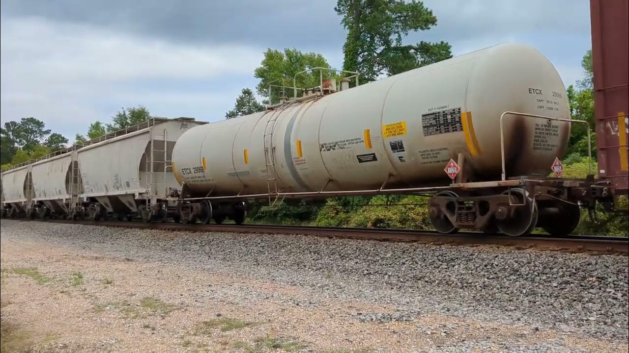 UP SB manifest with UP #6573 leading coming out of a slow order. - YouTube