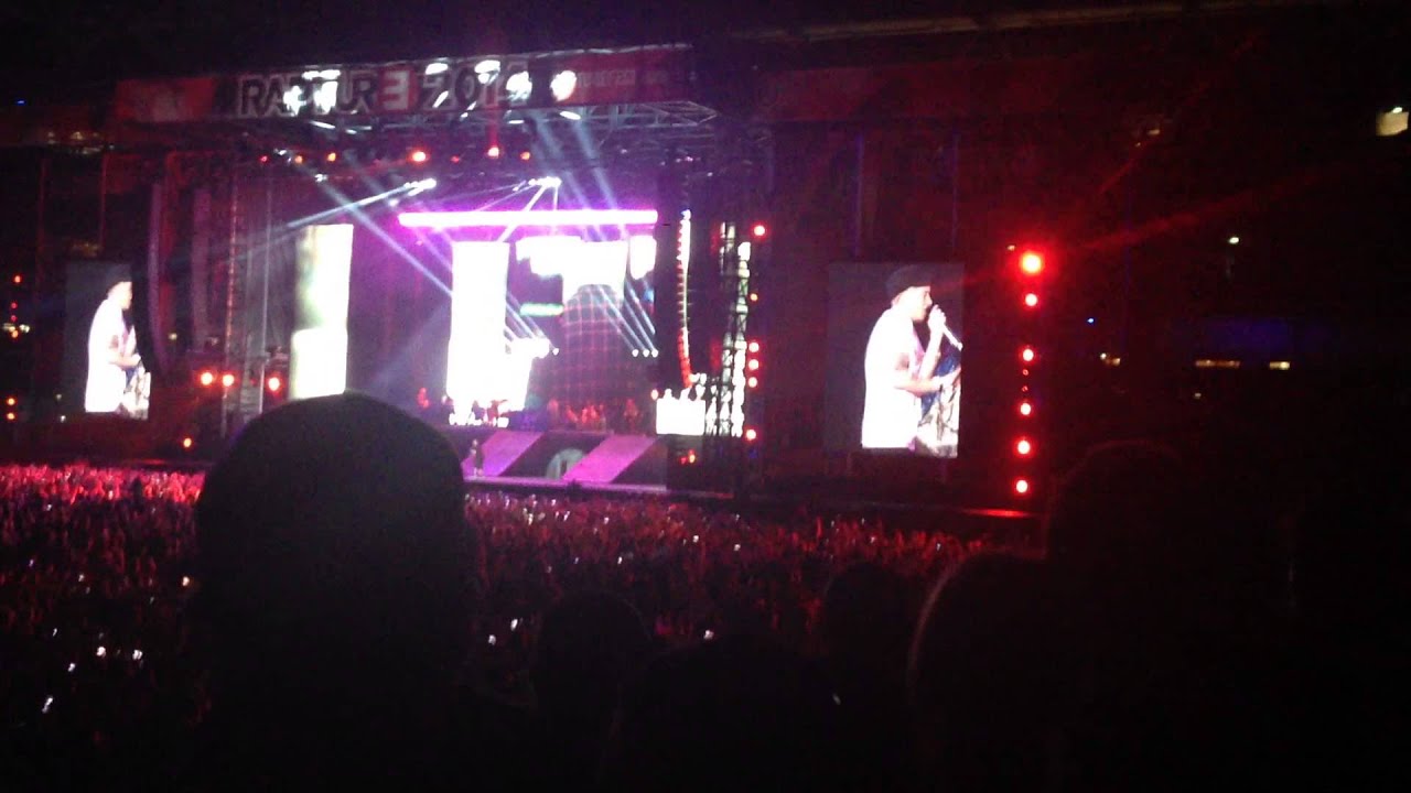 Eminem performing Rap God live at Rapture 2014 Brisbane - YouTube