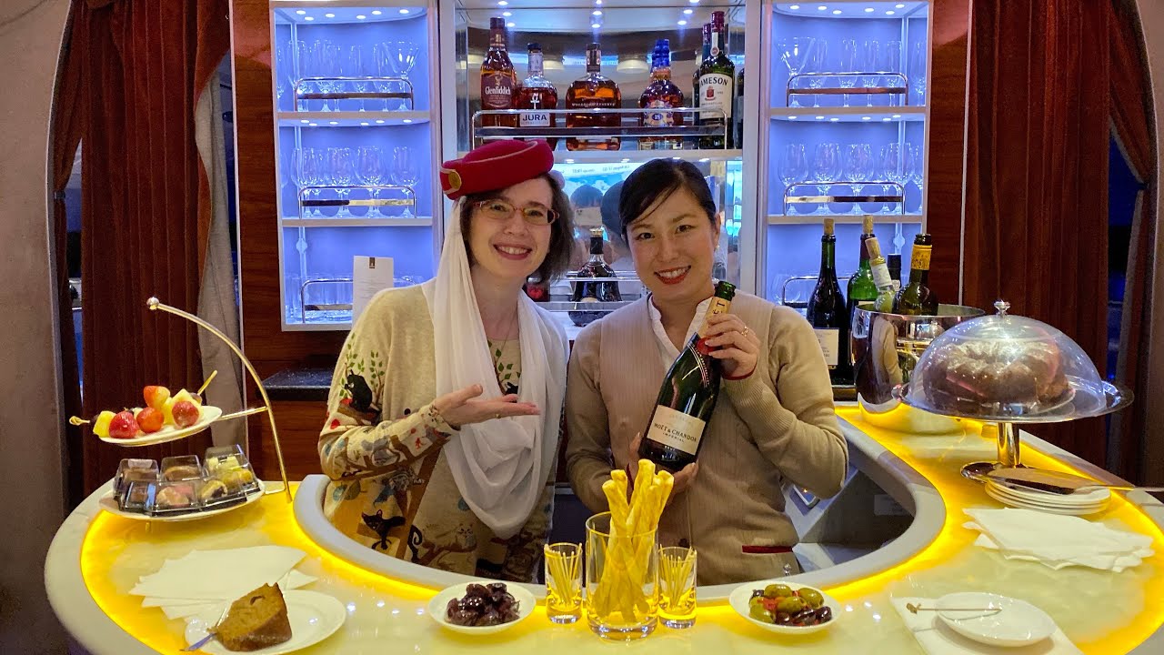 A380 Emirates Business Class Bar