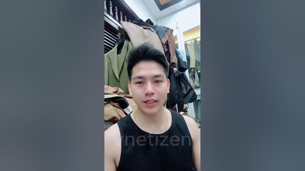 Thanh Đoàn đang thao thao bất tuyệt nói chuyện thì sập live - YouTube