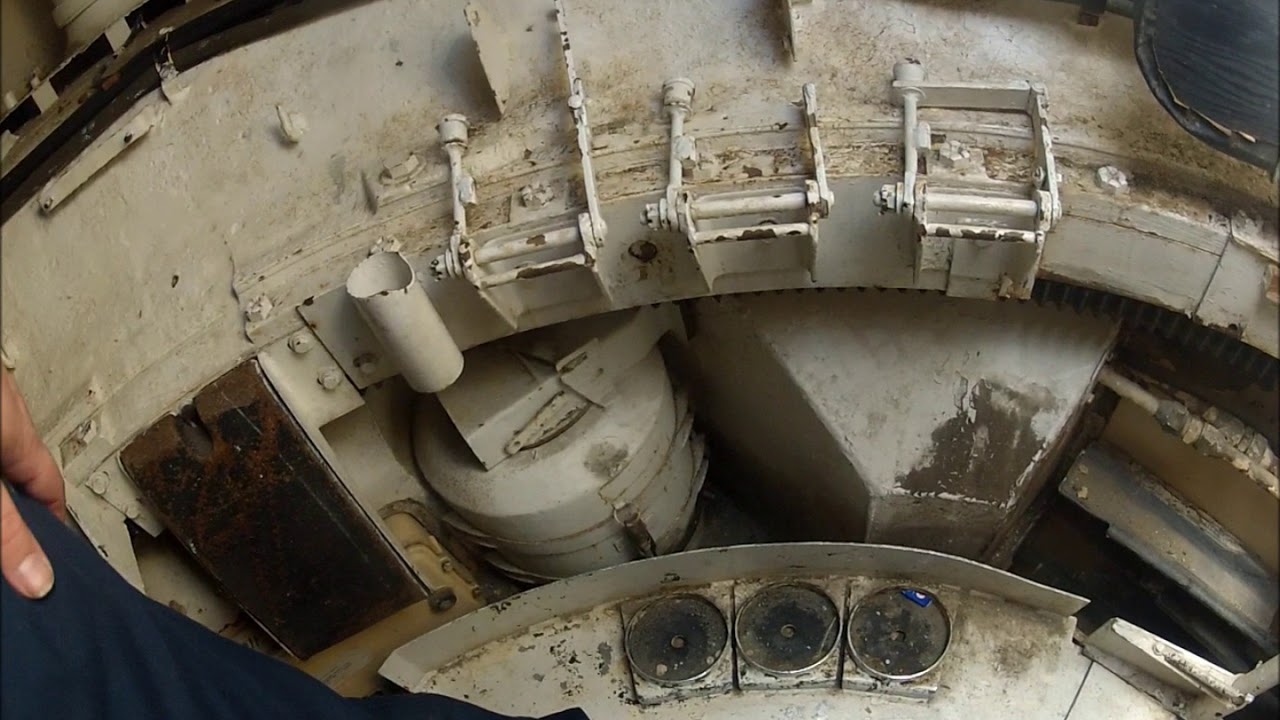 Exploring a M-47 tank at the Hawthorne Ordinance Museum - YouTube