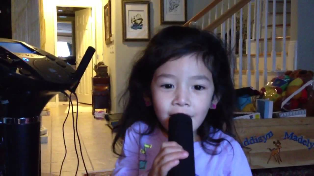 Madelyn singing tonight. - YouTube