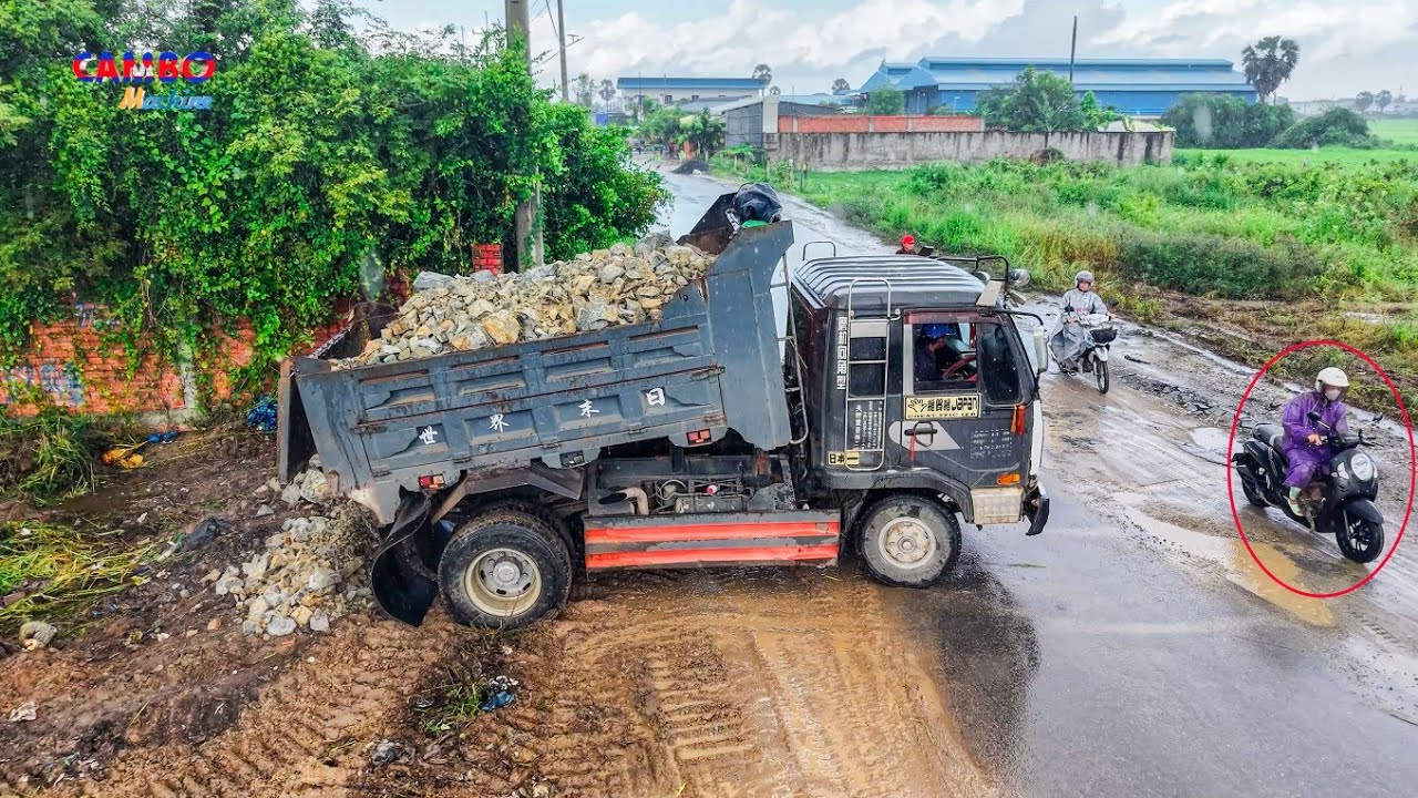 NICELY! Start Project LANDFILL By Smart Driver 5T Trucks Unloading Rocksoil &Dozer KOMATSU D20P ...