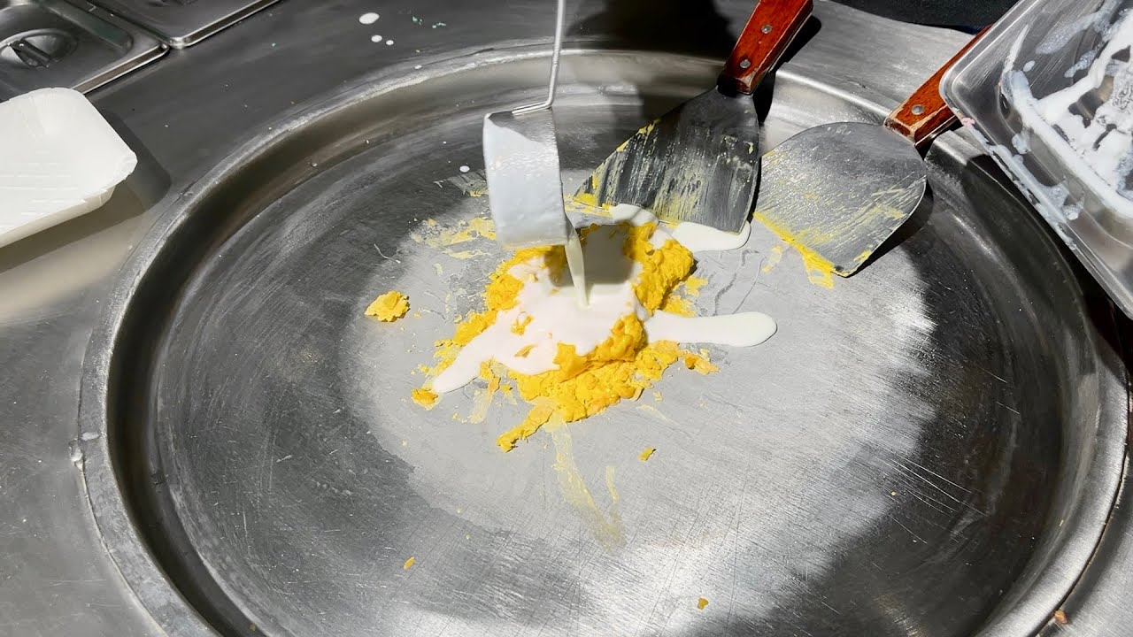 Live Mango Ice Cream Roll | Indian Street Food | Desh ka foodie - YouTube