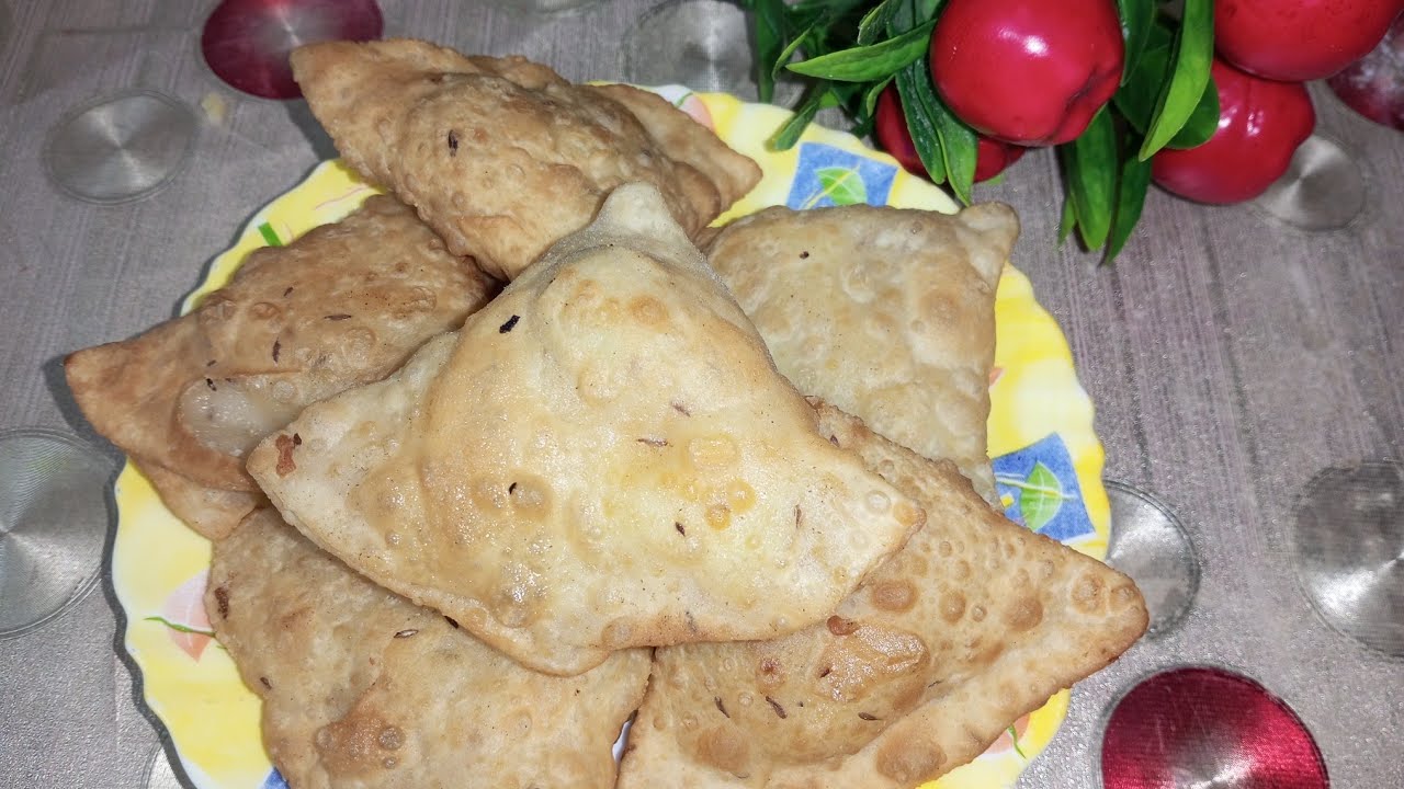 Alo K Samosay | Crispy Samosay | Homemade Samosa | Hindi And Urdu ...