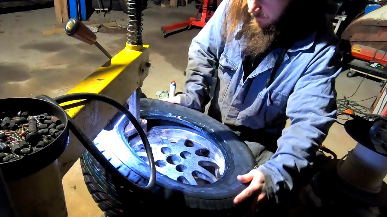 How To: TIRE REMOVE AND INSTALL With Tire Machine - YouTube