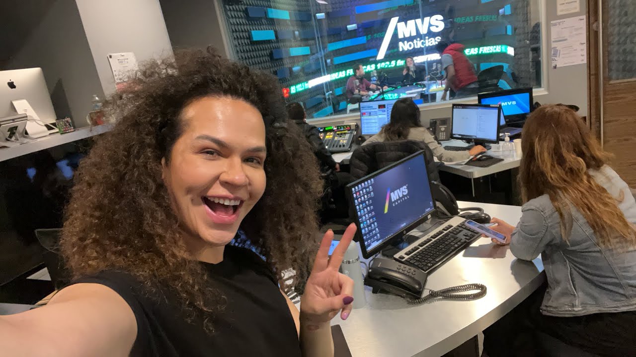 En la radio 📻 MVS - YouTube