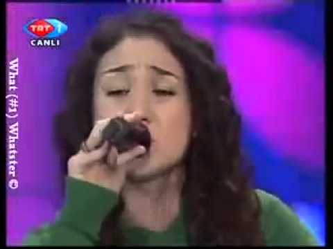 Kolera Özcan Deniz Trt1 Kan Çiçekleri Canlı Performans.mp4