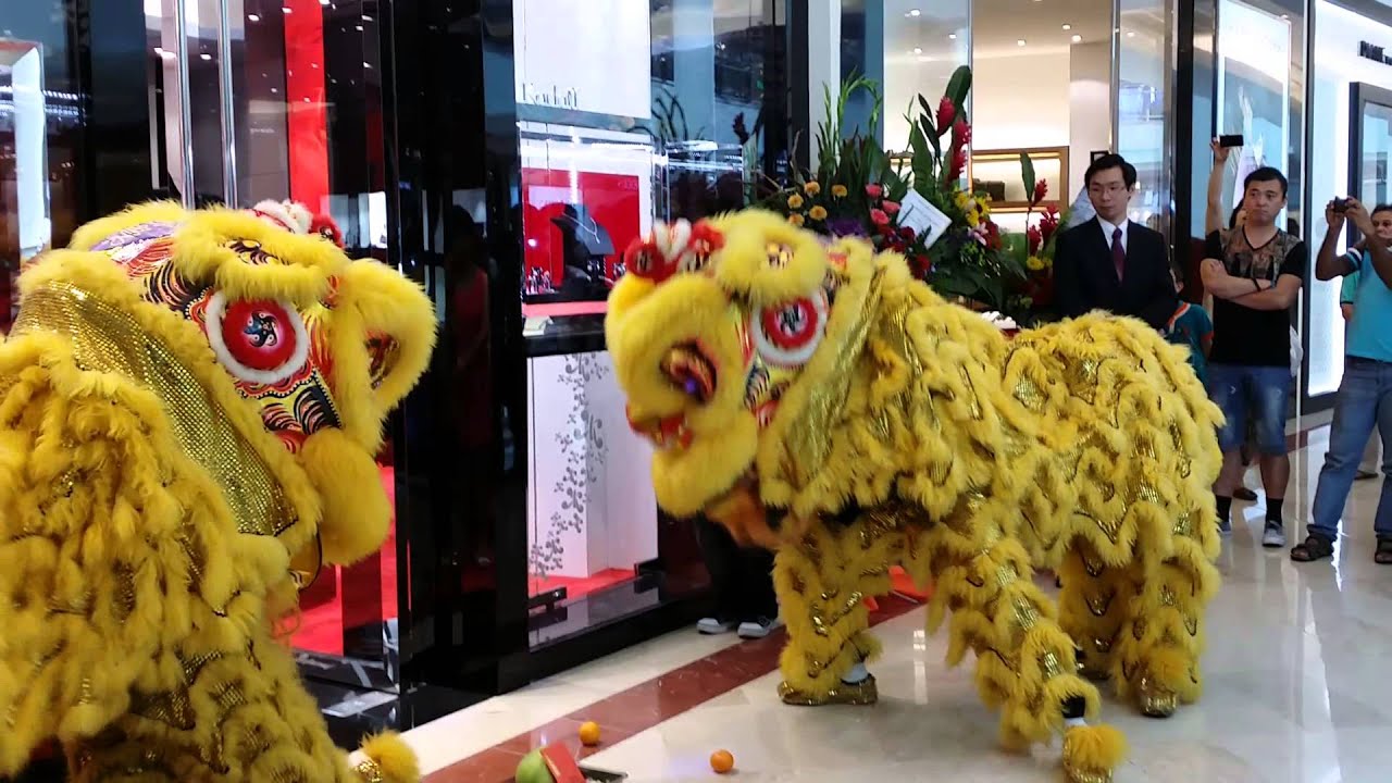 Xi Rong Lion Dance at KLCC Part2 - YouTube