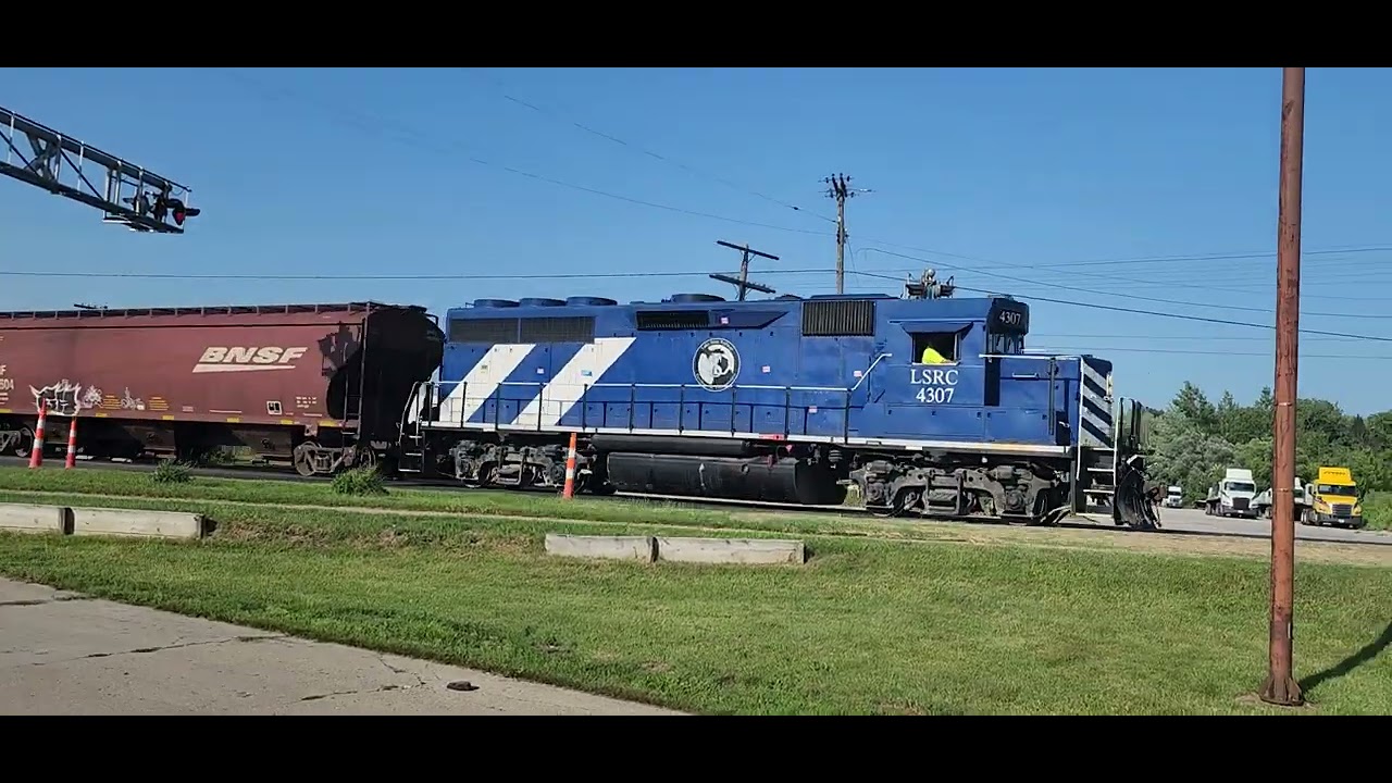 LSRC 4307 Southbound Dixie Hwy Bridgeport - YouTube