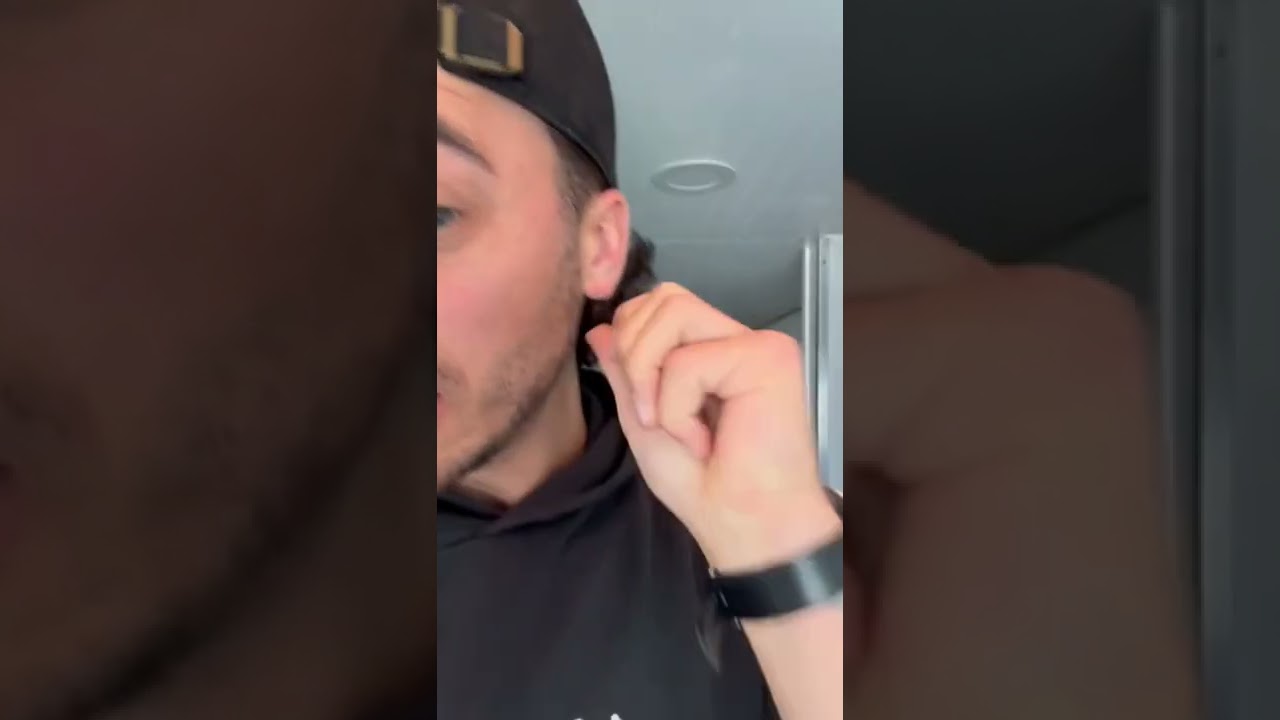 How to crack your ear lobe #Shorts - YouTube