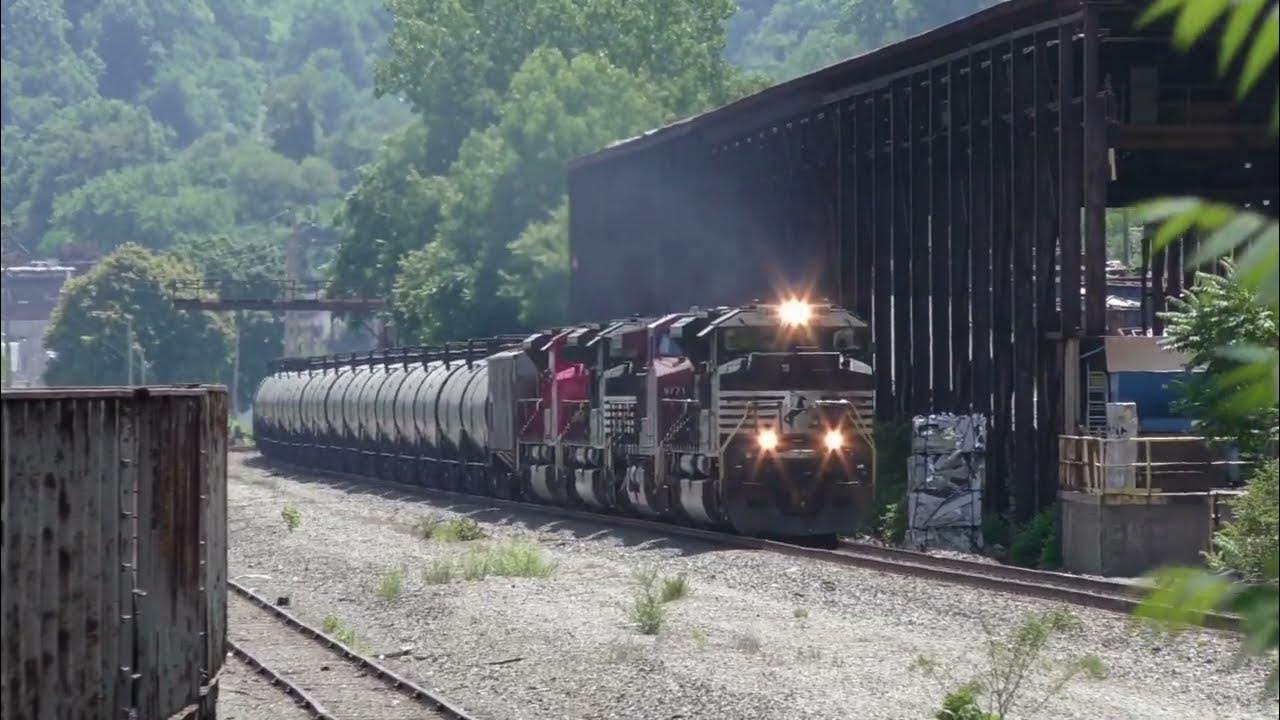 NS 66R at West Tarentum, PA near the NS 56.4 Detector - Conemaugh Line - YouTube