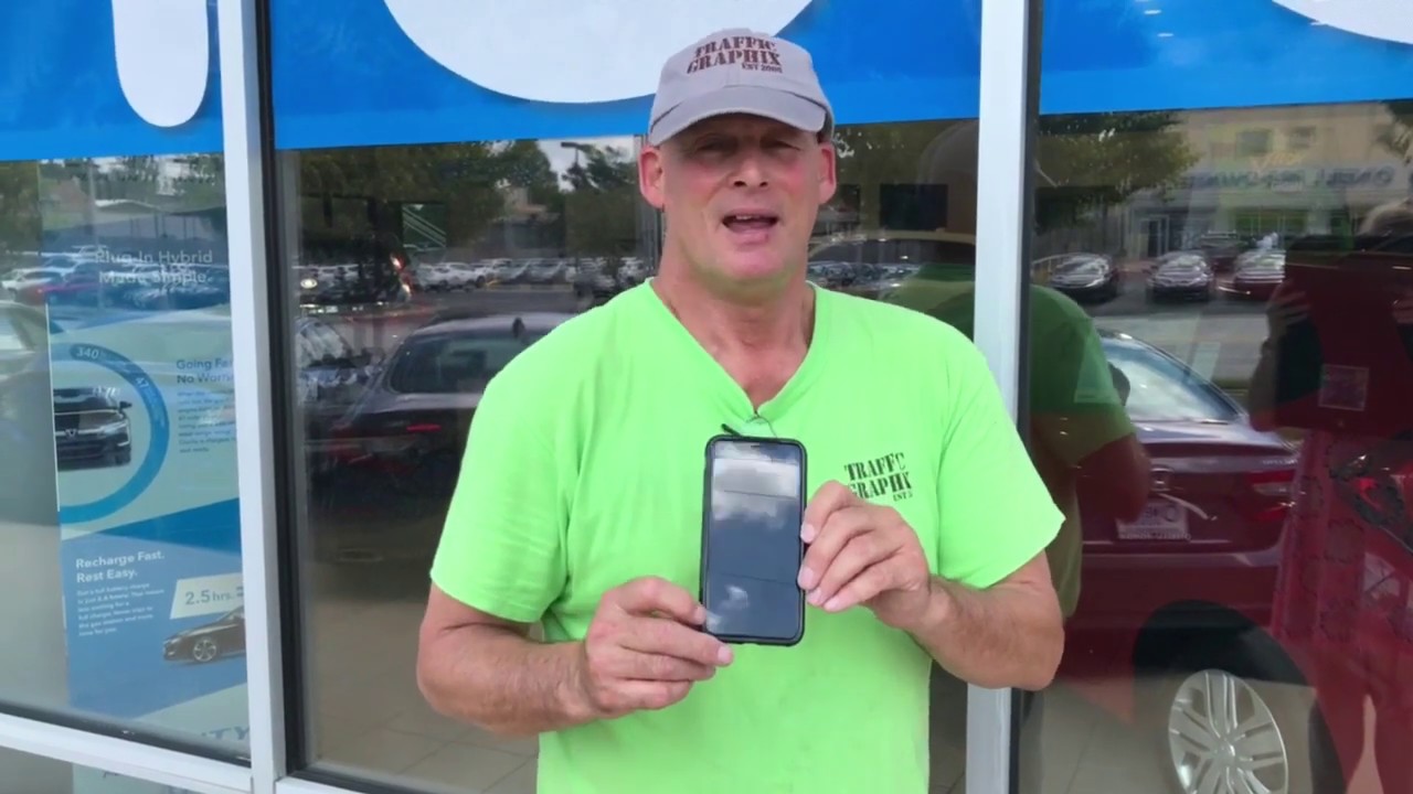 Showroom Install in Hot Weather - Traffic Graphix - YouTube