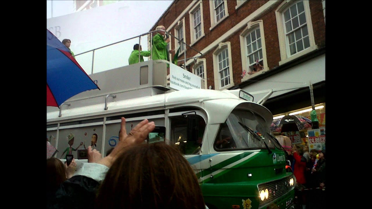 The olympic torch in newark - YouTube