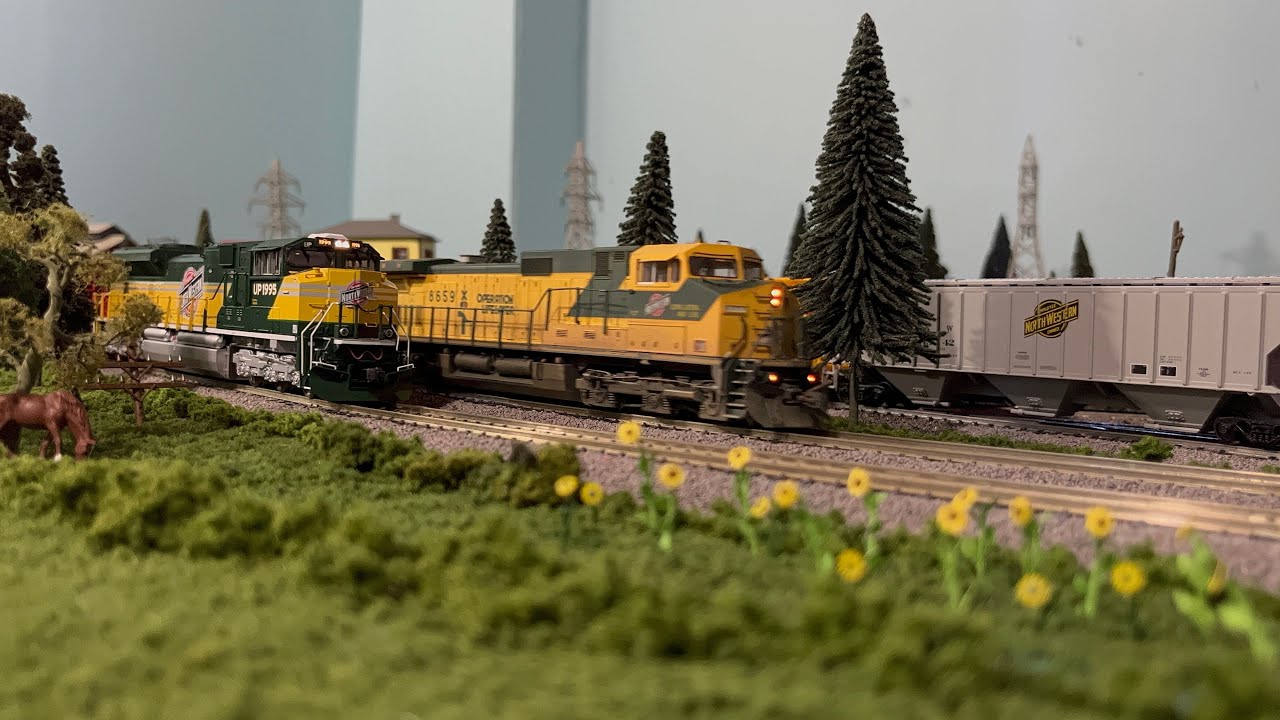 CNW Grain Train HO Scale - YouTube