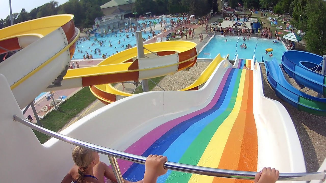 Aquapark Eger Furdó - Farebná šmýkačka - YouTube