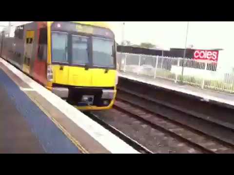Sydney Trains: A set Waratah Series 1 A25 Passing at Ingleburn - YouTube