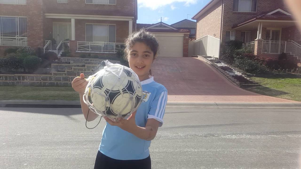 Reviewing the soccer kickstart toy to improve football skills - YouTube