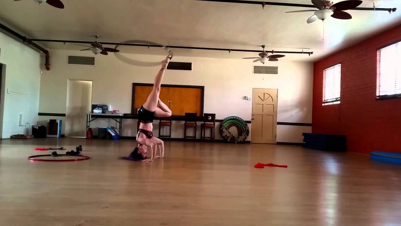 Burlesque Hoop Dance Circus - YouTube