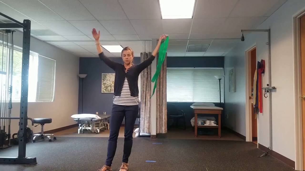 Dynamic Shoulder Warm-up - YouTube