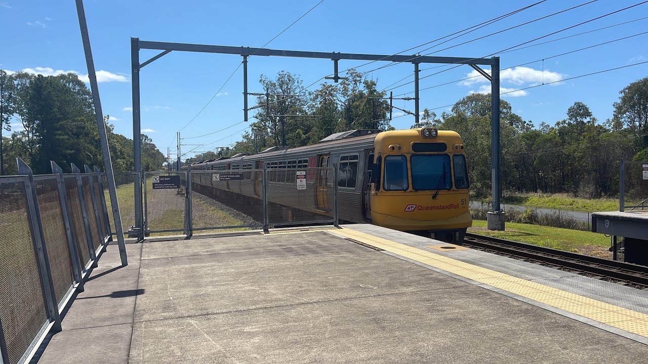 Trains in Brisbane with EMU at Elimbah - YouTube
