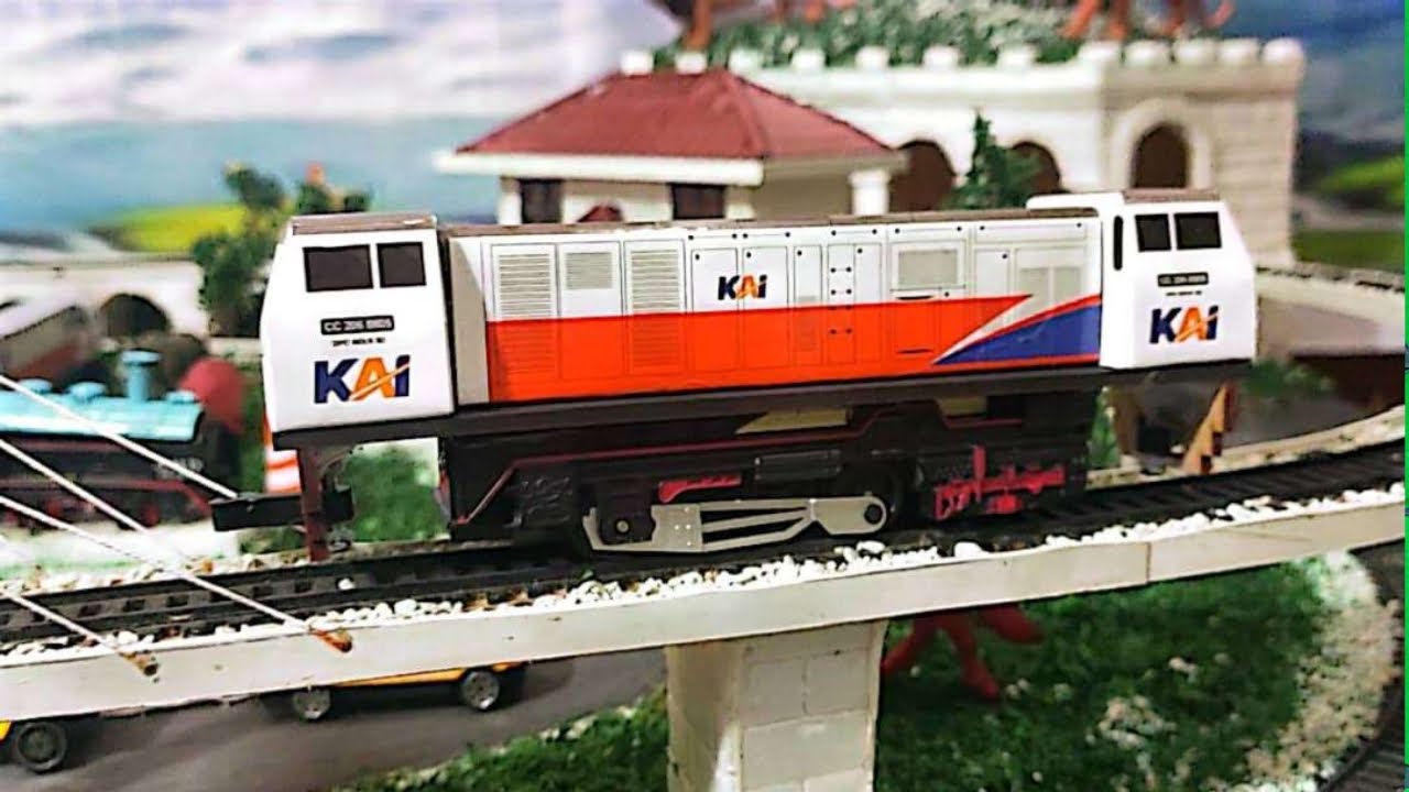 Unboxing Dan Review, Lokomotif Kereta Api CC 206, SSalah Jalur Akhirnya ...