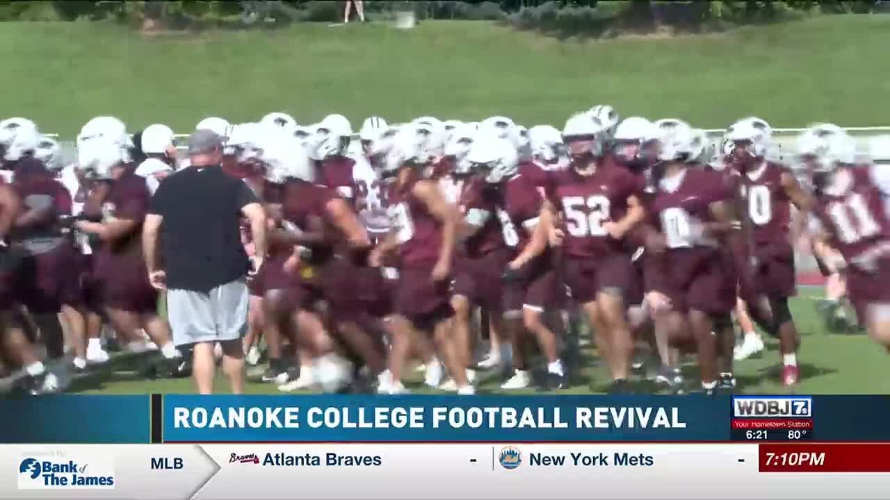 Roanoke College Football Holds First Practice as DIII Program - YouTube