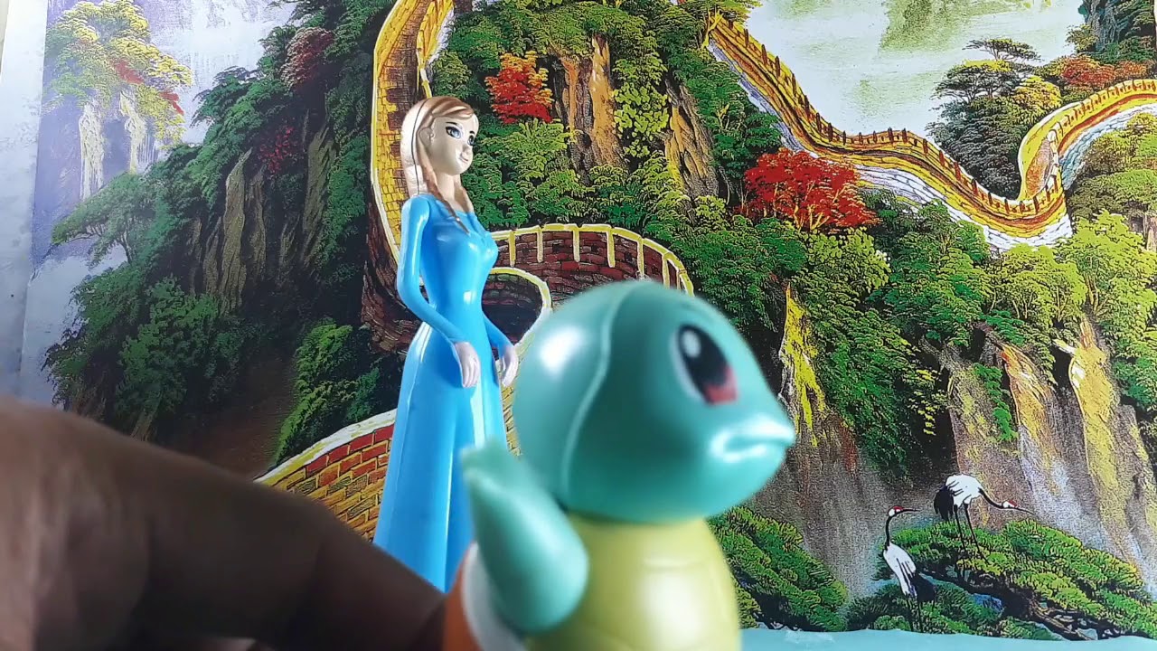Bermain Mainan S23 : Elsa dan kura kura Olah Raga Di Tembok China - YouTube